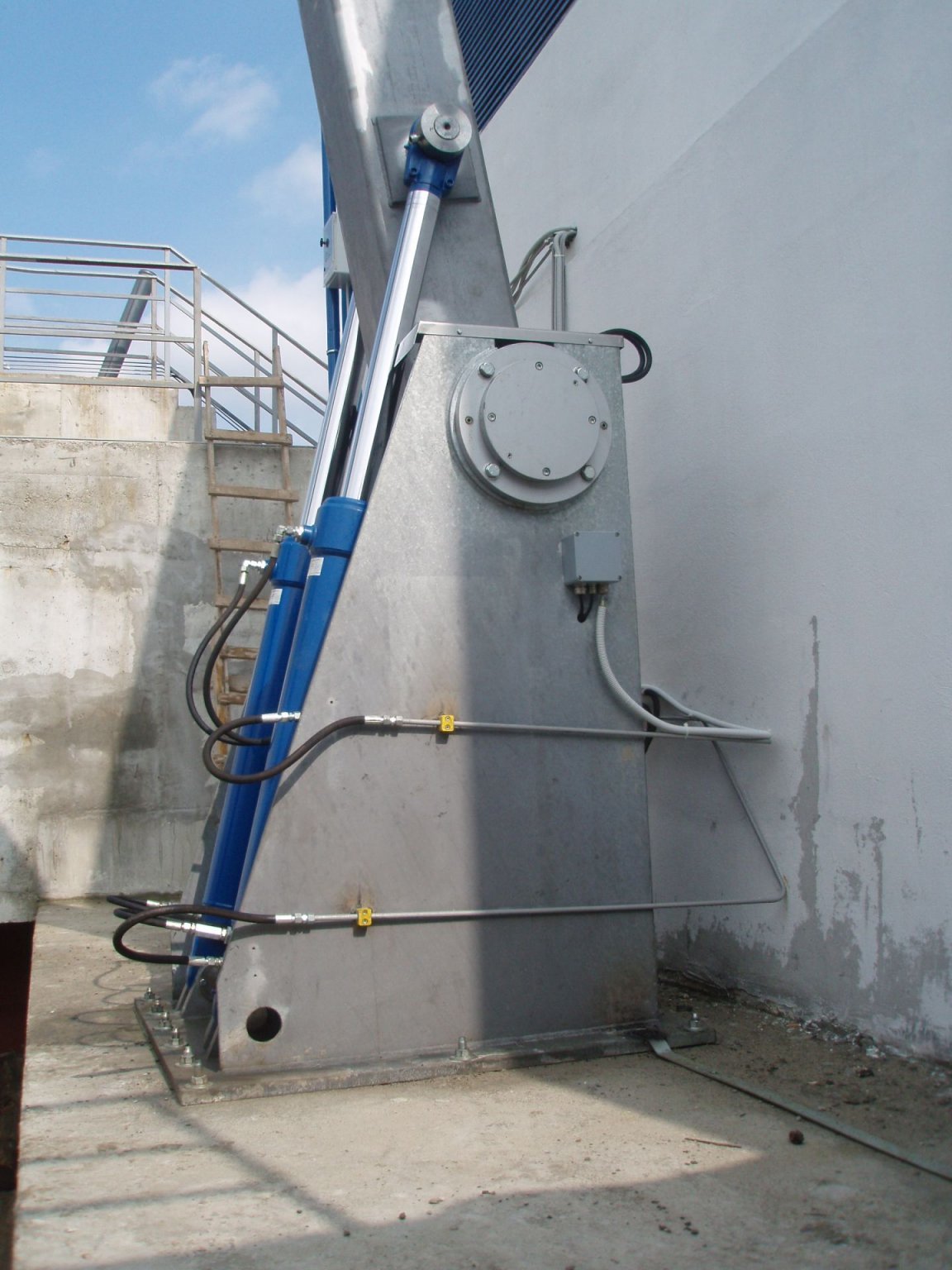 Trash-rack cleaning machines | CINK Hydro - Energy k.s.